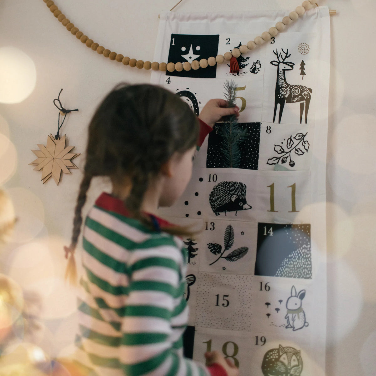Wee Gallery - Advent Calendar - Festive Friends 24 Pocket – littleyoyo.ca